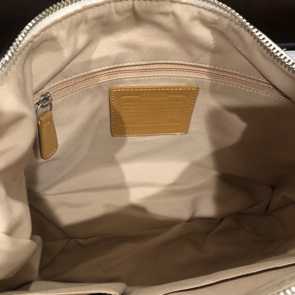 Coach Signature Cream And Tan Hobo Bag - Gem